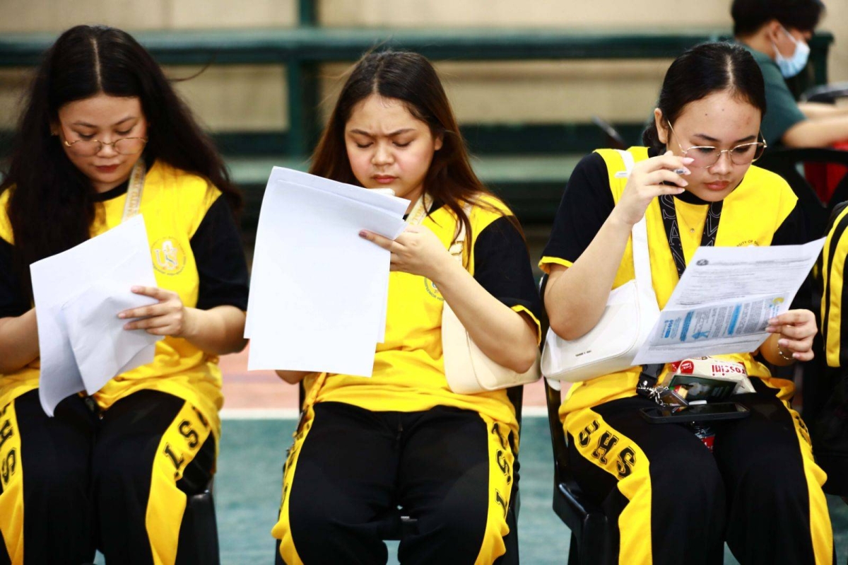 UST JOINS COMELEC CAMPAIGN | The Manila Times